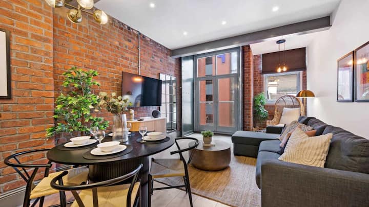Liverpool City Centre Apt: Sleeps 6 & Free Parking - Liverpool, UK