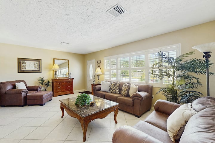 3br Home With Pool, Yard, Family And Dog Friendly - Sarasota