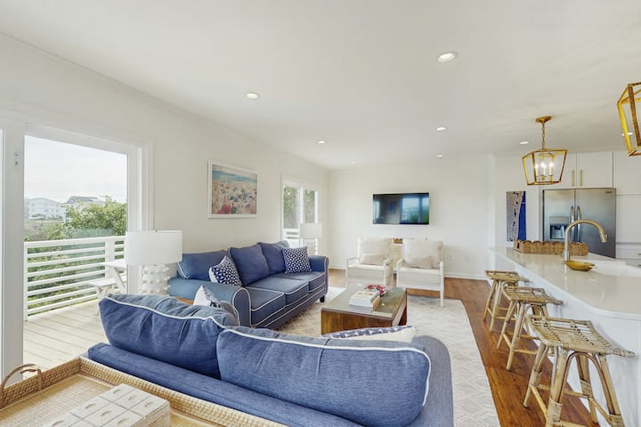 Stunning Modern Coastal Home With Private Decks - Topsail Beach, NC