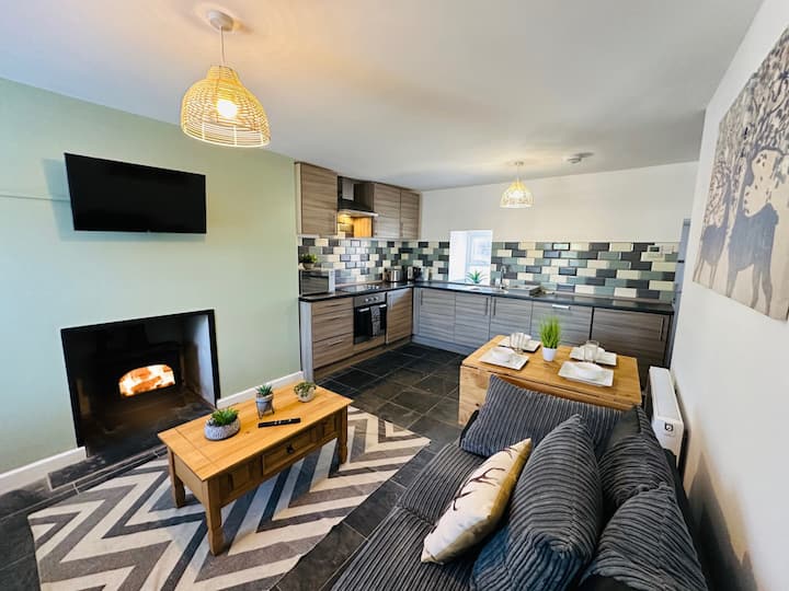 Llifon - Elephant Mountain Views - Caernarfon