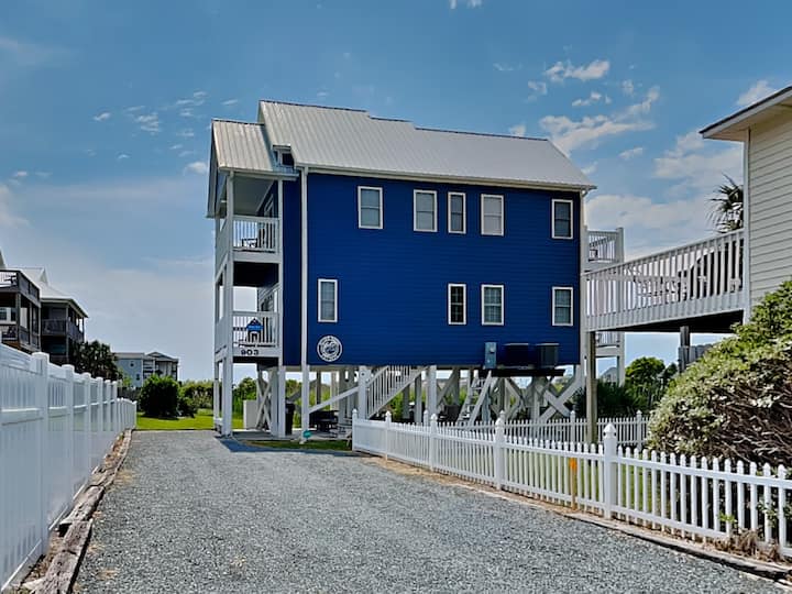 Otter Oasis | Pet-friendly, Water Views - Surf City, NC