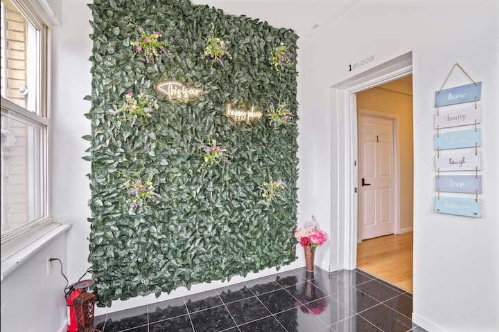 Familyfriendly 3br Aptbalcony W/ Nyc Skyline Views - Queens, NY