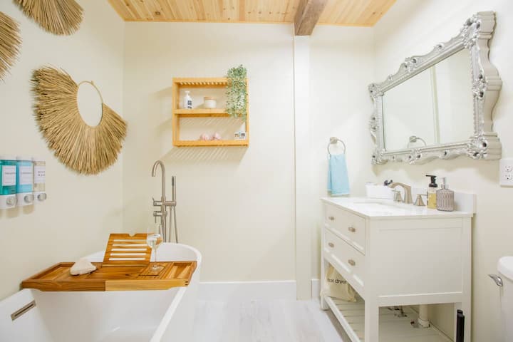 Wfu Gem Pet|kid Friendly Near Hospital|restaurants - Winston-Salem, NC