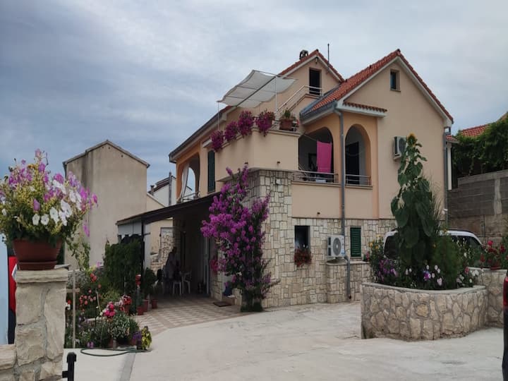 Appartement à Ražanac Proche De Rtina - Verchè