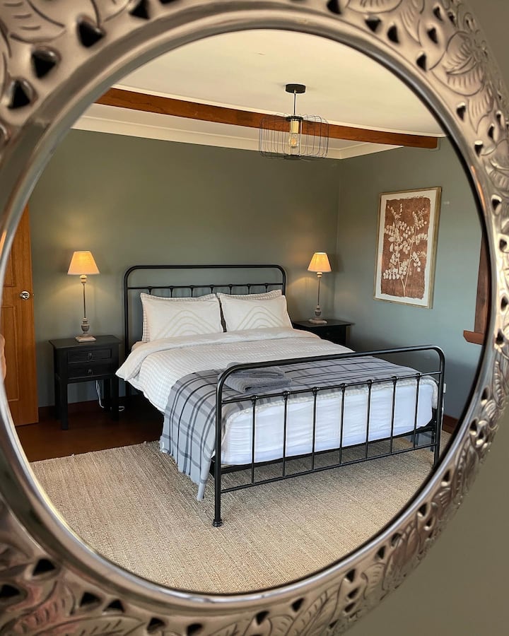 Hillside Retreat - Couples Getaway - Mudgee