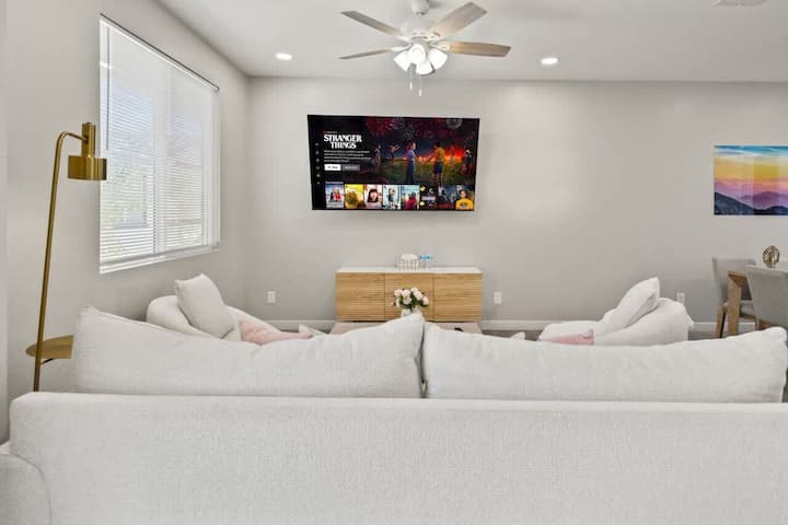 Relax In Style | 2b2b Comfort + Free Parking - Arizona Christian University, Glendale