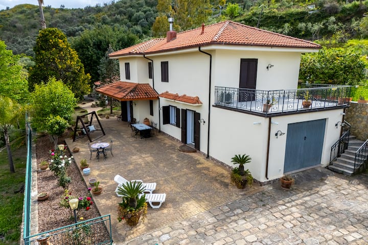 Panoramic Villa With Garden & Wood-fired Oven - Tusa