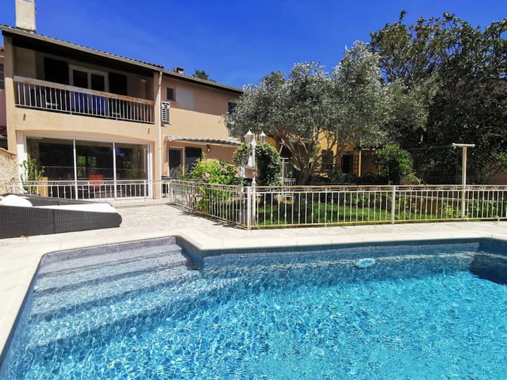 Maison Des 4 Vents*piscine Privative*clim*terrasse - ibis Istres Trigance