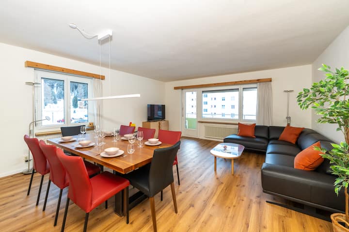 Lake-side Stay, Newly Renovated,  Free Parking - Champfèr