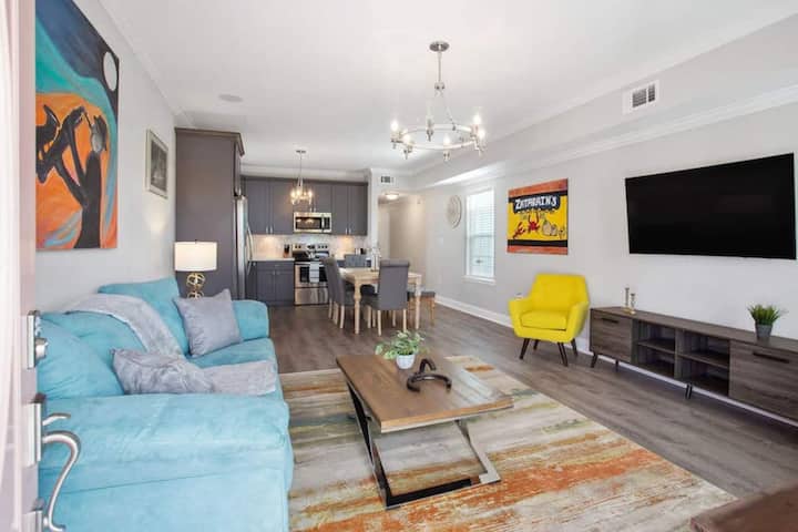 Gorgeous 6-bedroom Home In The Heart Of Mid City - New Orleans, LA