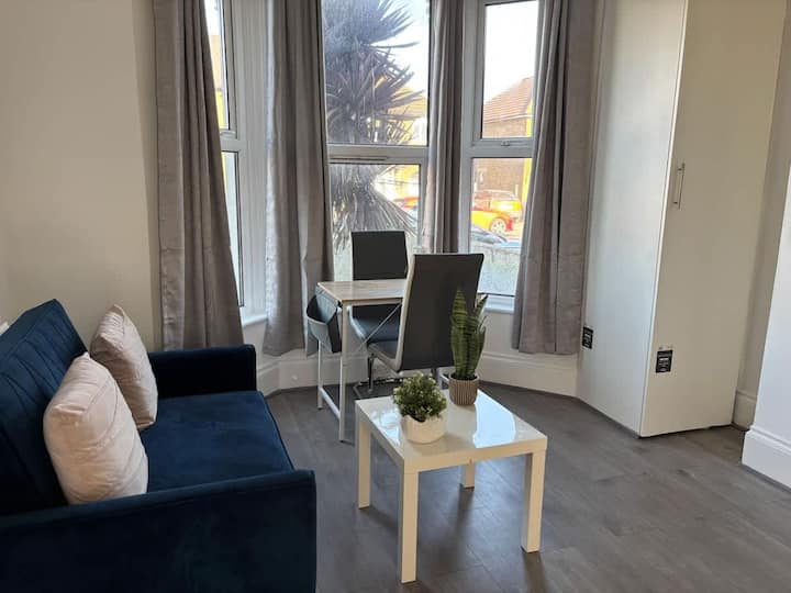 Ground Floor | Weekly Offers | Central Location | - Sittingbourne