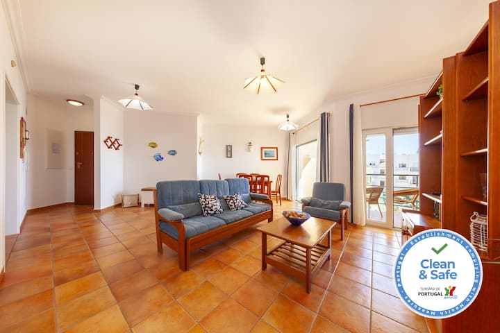 C04 - Bay Ahoy 3 Bed Apartment In Lagos - Lagos