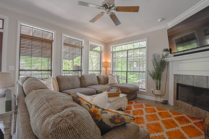 Stillwaters Serenity - Lake Martin, AL