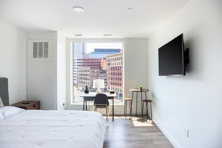 Landing | Modern Studio, Clubhouse, Gym - Detroit