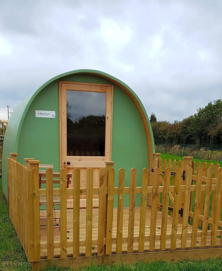 Green Dragon And Kitchen Pod - Sleeps 2 & Parking - Welshpool