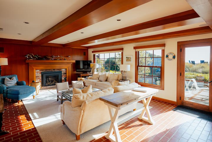Fabulous Oceanfront Family Home In Seadrift - Bolinas, CA