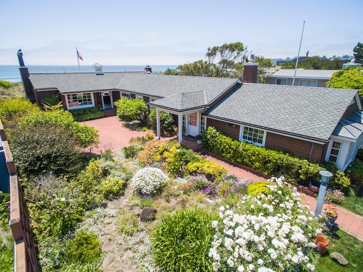 Fabulous Oceanfront Family Home - Bolinas, CA