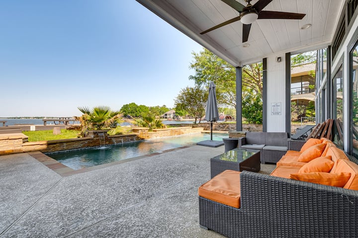 Luxe Family Gem In Montgomery: 'The Lake House!' - Conroe, TX