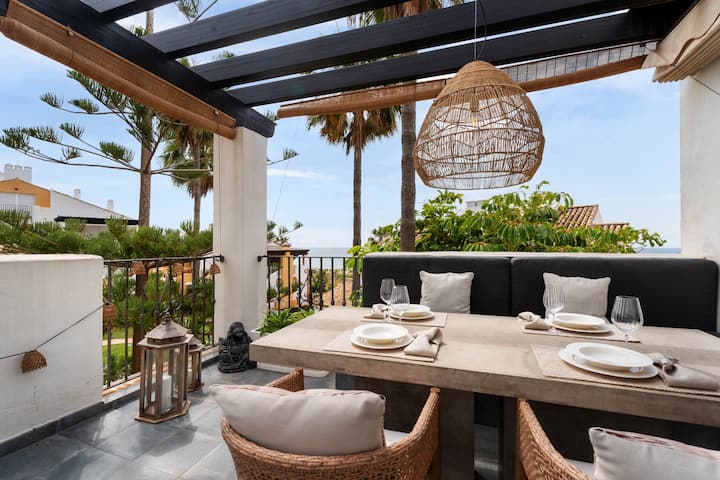 Elegant 4 Bed Townhouse In Marbella Next To Beach - Marbella