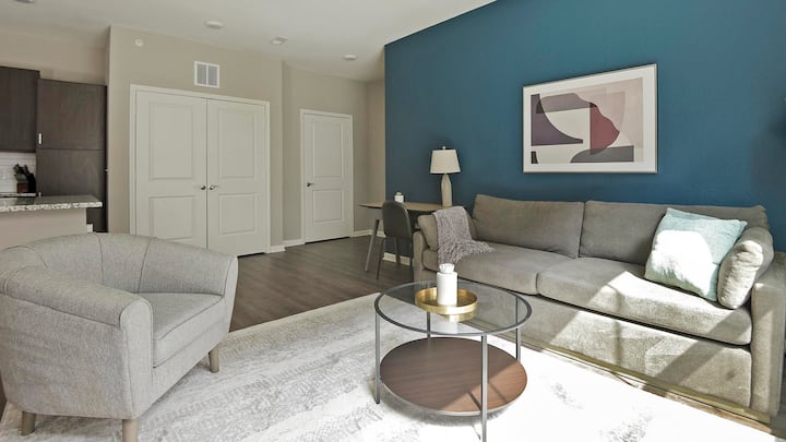 Landing | Beautiful 1bd, Pool, Clubhouse - Chesterfield, MO