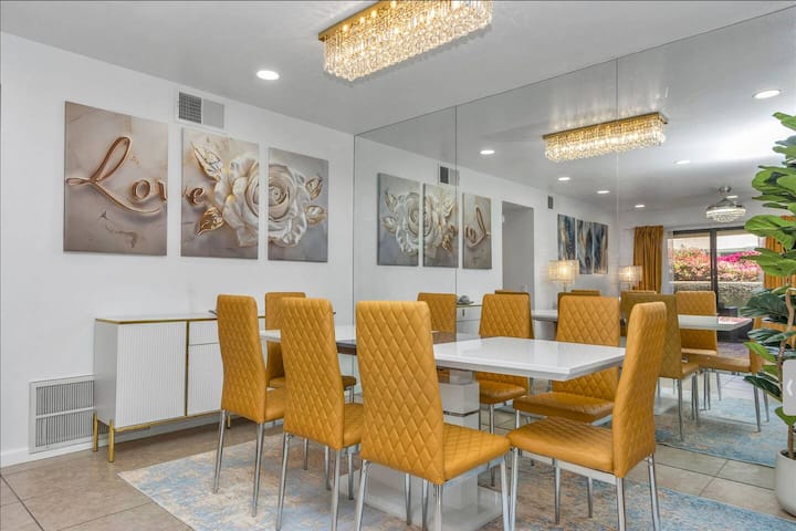 Bright&beautiful Downtown Condo | 4 Beds | 2br/2ba - Palm Springs, CA