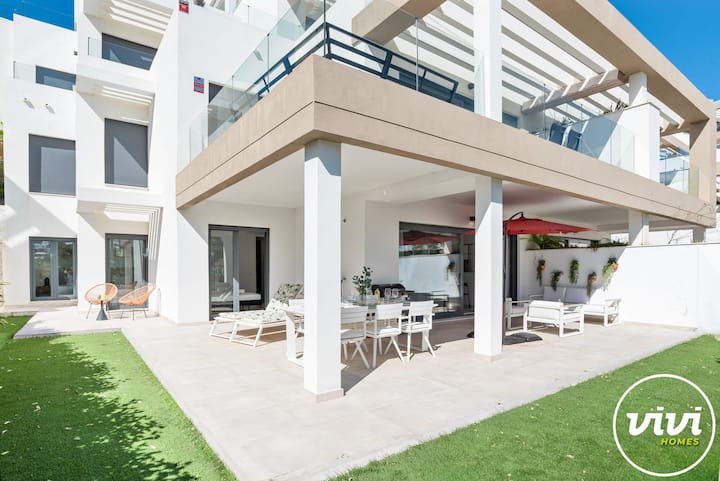 Los Ricos | With Pool In Estepona - Estepona