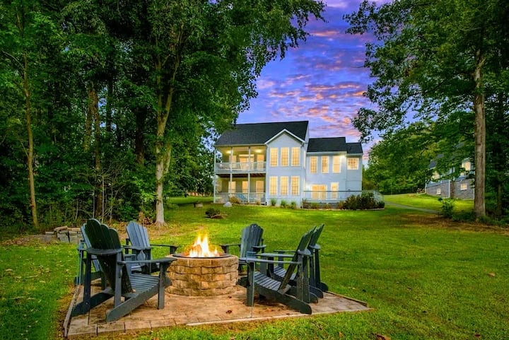 Lakefront Lake Anna, Boat Dock, Hot Tub, Deck View - Lake Anna, VA