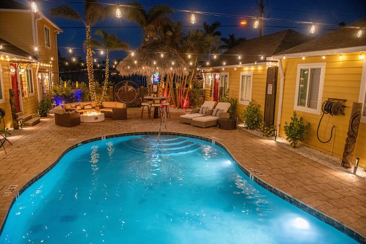 Queen Bed-step 2 Madeira Beach-heated Pool-private - St. Pete Beach, FL