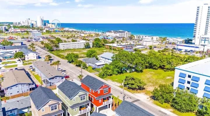 Coastal Beach House, Blocks From Ocean! - Myrtle Beach, SC
