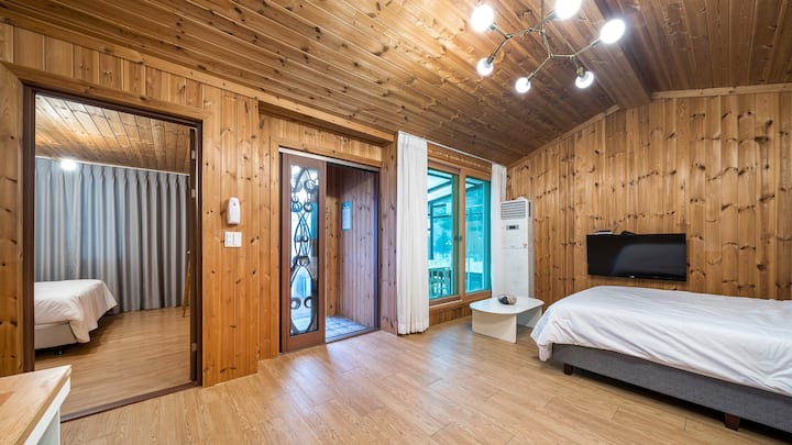 #반려동반 #계곡 #고수동굴 말티2애견1마리무료개별운동장사계절bbq독채형 - 고아읍