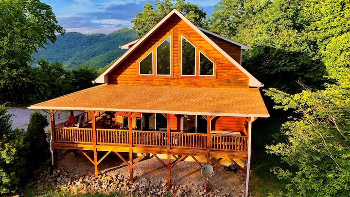 Spacious 5br Cabin | Close To Maggie Valley - Maggie Valley, NC
