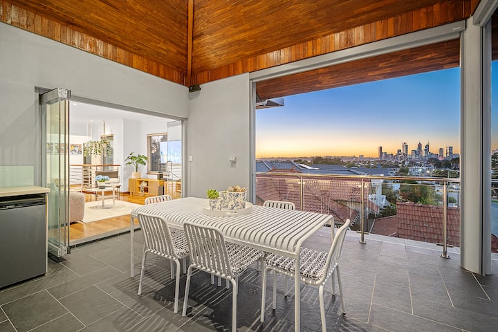 Designer Luxury 3brd - Epic Views - South Perth - Mount Pleasant