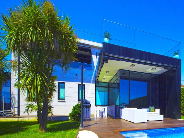 Villa Panoramique Avec Vue Sur La Mer Et Piscine - Bueu