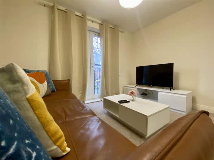 Wokingham Stylish Two Bedroom Apartment - Wokingham