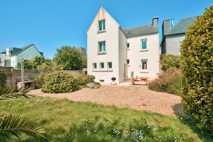Maison Pour 8 Dans Le Centre De Plouguerneau - Lannilis