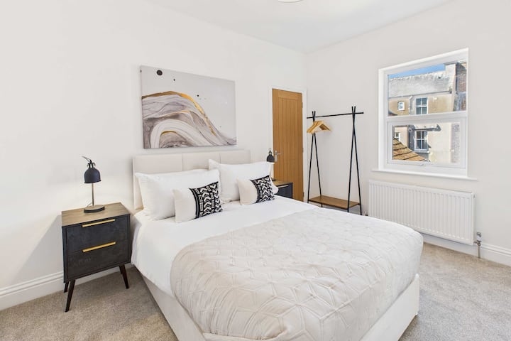 Host & Stay | Admiral's View - Whitby