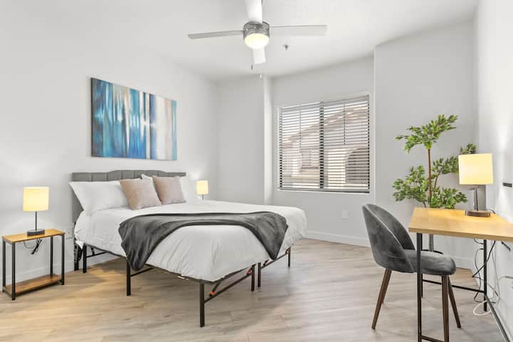 Cozysuites Glendale Near Stadium W/ Pool #16 - Sun City, AZ