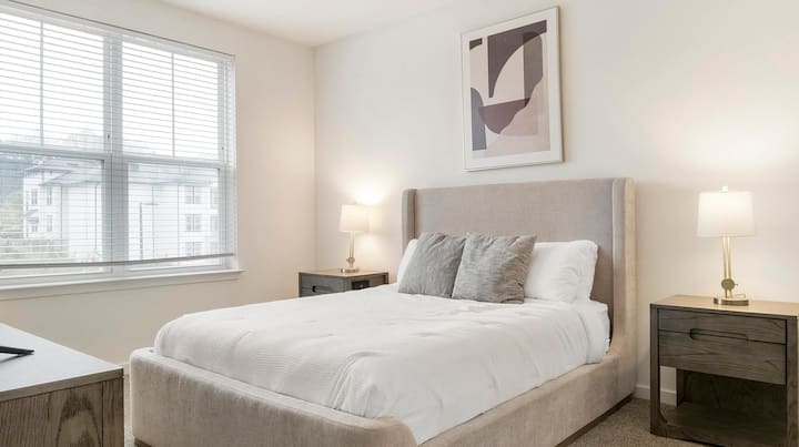 Landing | Modern 2bd, Yoga Studio, Rooftop Lounge - Smyrna, GA