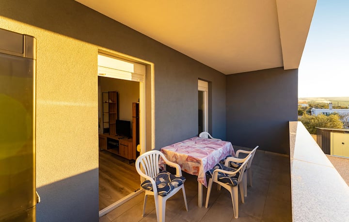 Stunning Apartment In Gornji Karin - Obrovac
