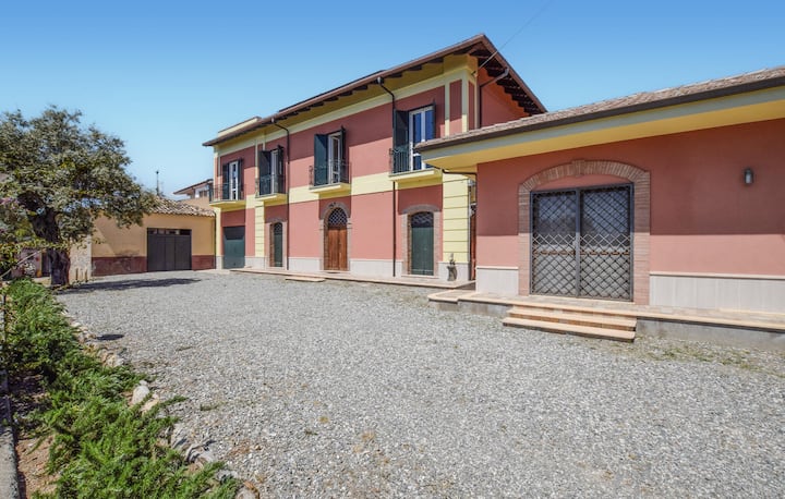 5 Bedroom Nice Home In Bovalino - Siderno