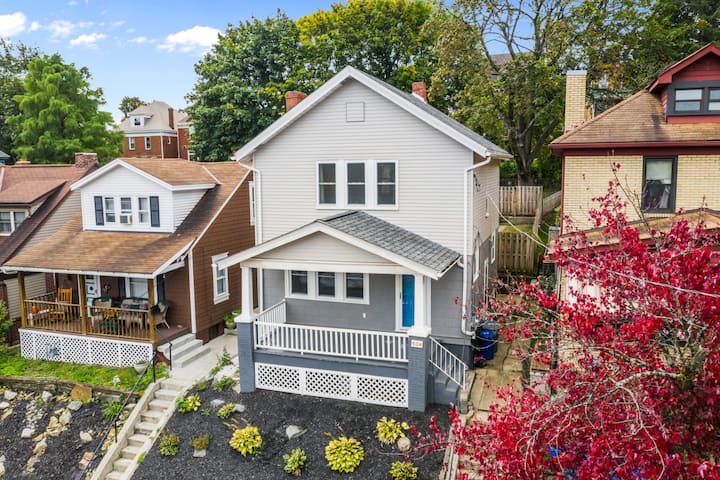 Enchanting 3br With Yard, Patio - Pittsburgh, PA