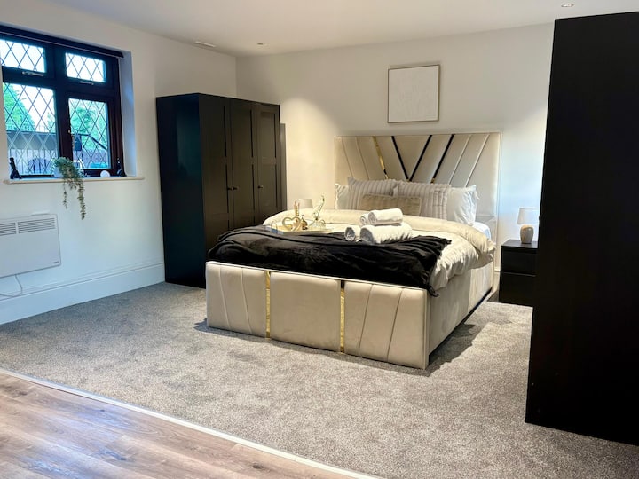 Hayy Spacious Luxury Cottage - Bradford