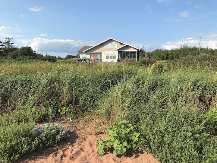 Tranquility Beach Cottage - Prince Edward Island