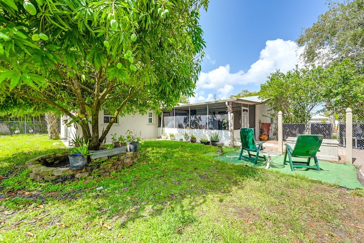 1 Mi To Dtwn Bonita Springs: Home W/ Lush Yard! - Bonita Springs, FL