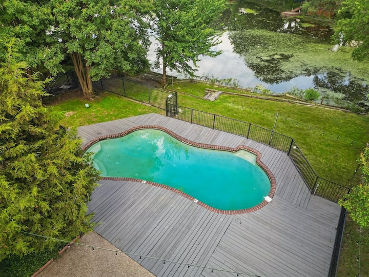 Best Of Garland | Pool, Cinema Rm, Bbq (3bd/2.5ba) - 리처드슨