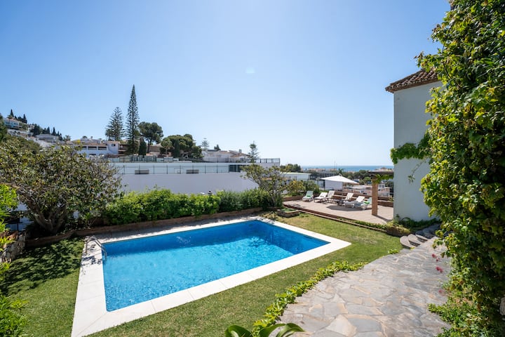 Andalusian Villa With Private Saltwater Pool - Benalmádena
