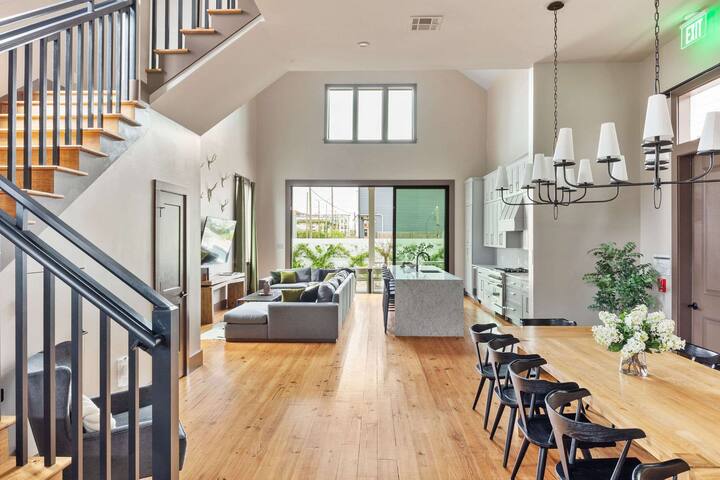 Luxe Nola Homes | Heated Pools & Hot Tubs - New Orleans, LA