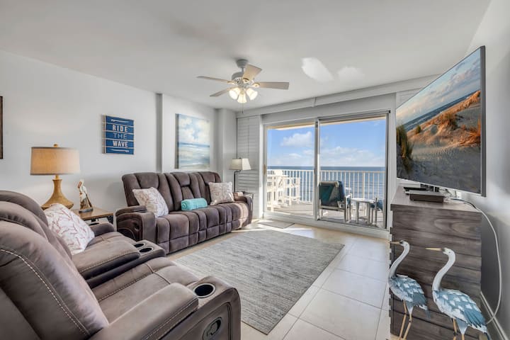 Direct Oceanfront 2/2 With Heated Pool And Garage - Ormond-by-the-Sea, FL