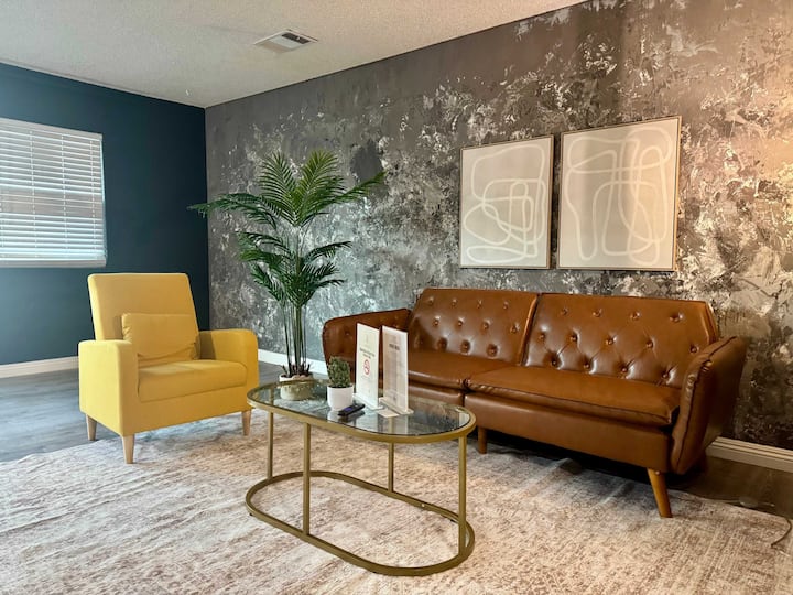 Las Vegas Oasis: 1br Apartment With Pool, Near Lvc - Las Vegas