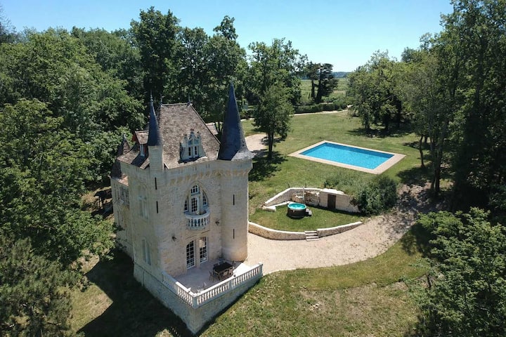 Château 4suites Piscine, Jacuzzi, Sauna, Stemilion - Saint-Émilion